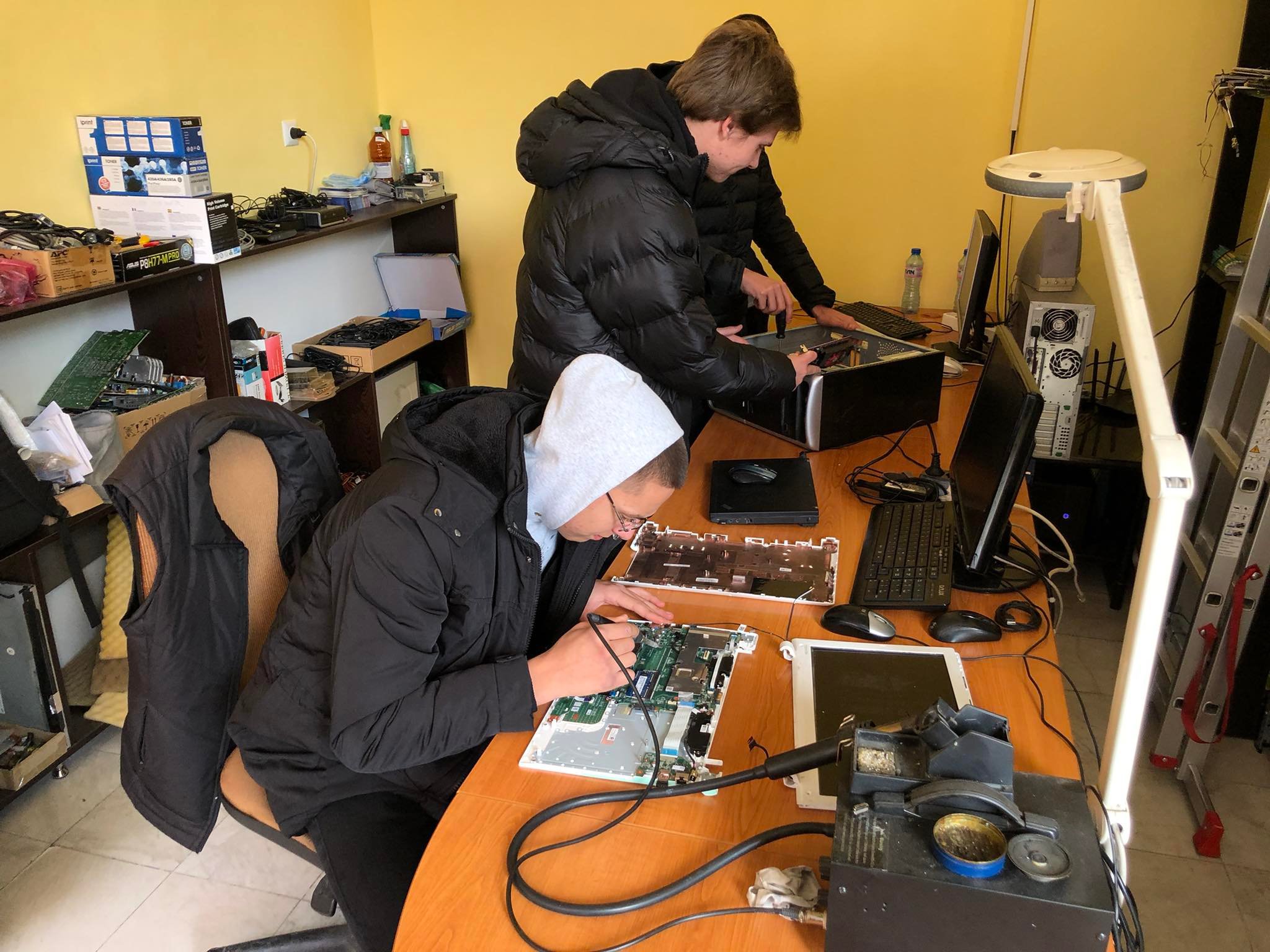 Лидери на промяна в професионалното - Аз-буки